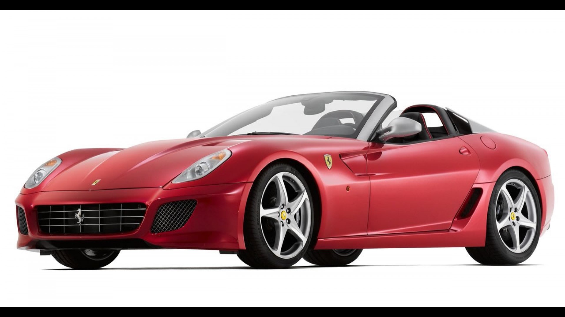 Ferrari revela a 599 SA Aperta 2011 - Motor V12 tem 670cv