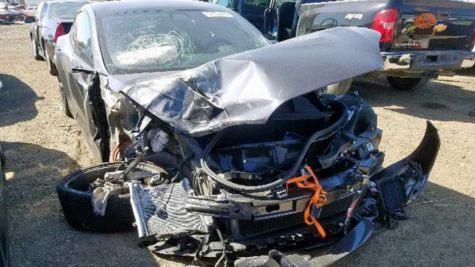 Here's The Story Of The Tesla Model S That Ran A Red Light And Crashed