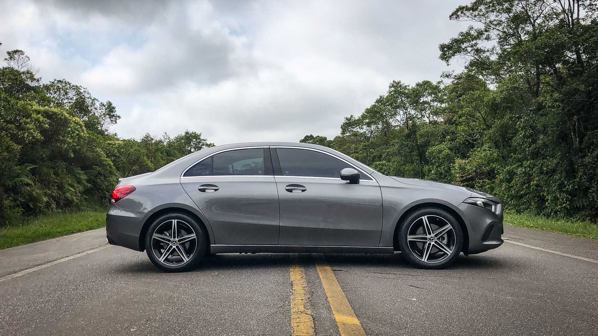 Mercedes-Benz revela teaser inédito de sedã que pode ser sucessor do CLA