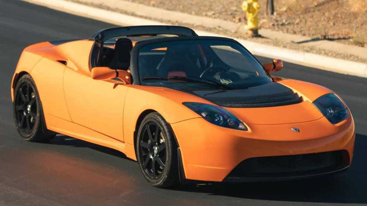 2010 Tesla Roadster, muhteşem turuncu rengiyle açık artırmada