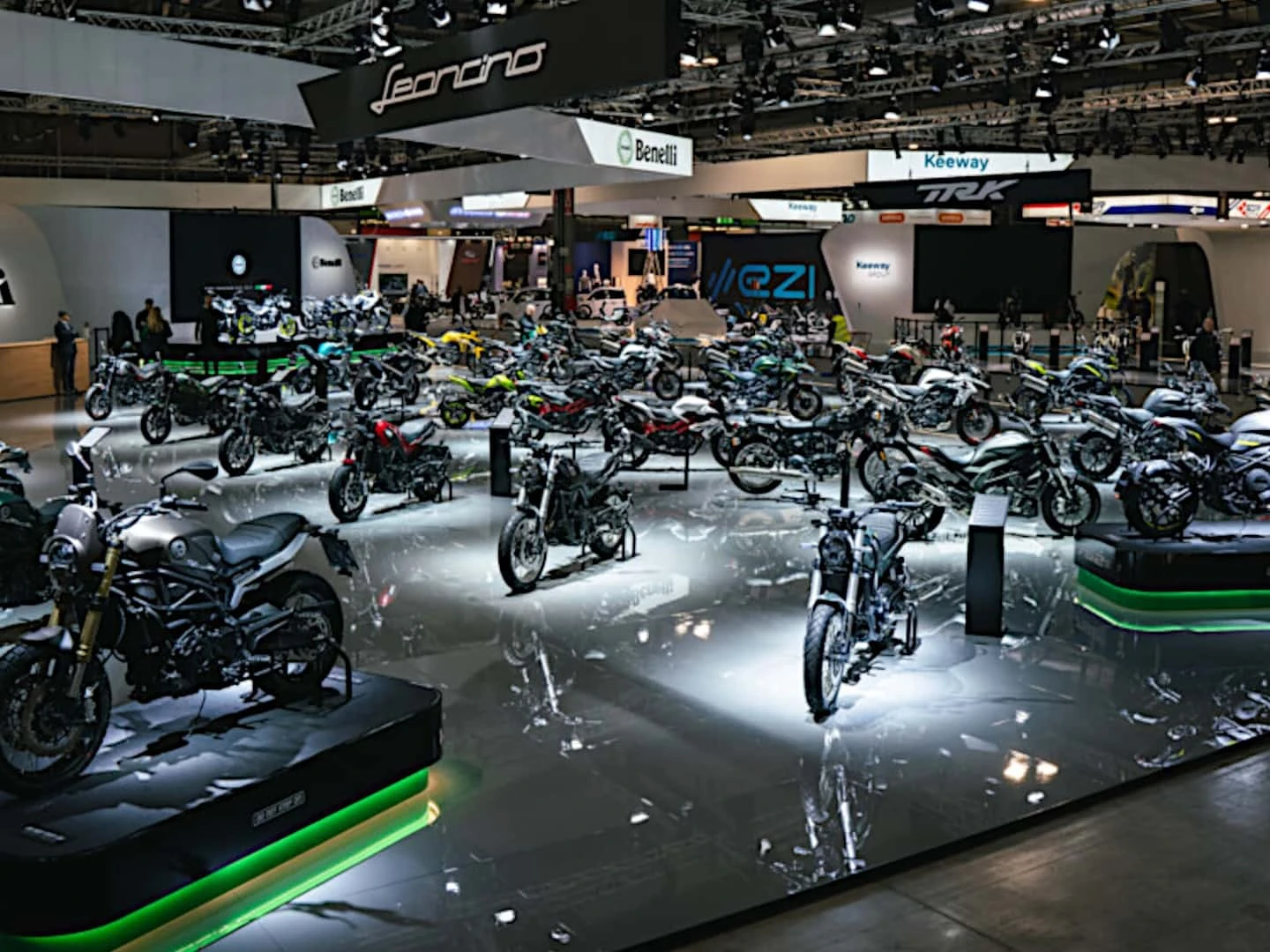 Ferias Eicma Milán ¡Beta Presente En El EICMA! 🏍 , La Feria