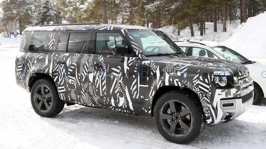 Three-Row Land Rover Defender 130 Spied For The First Time