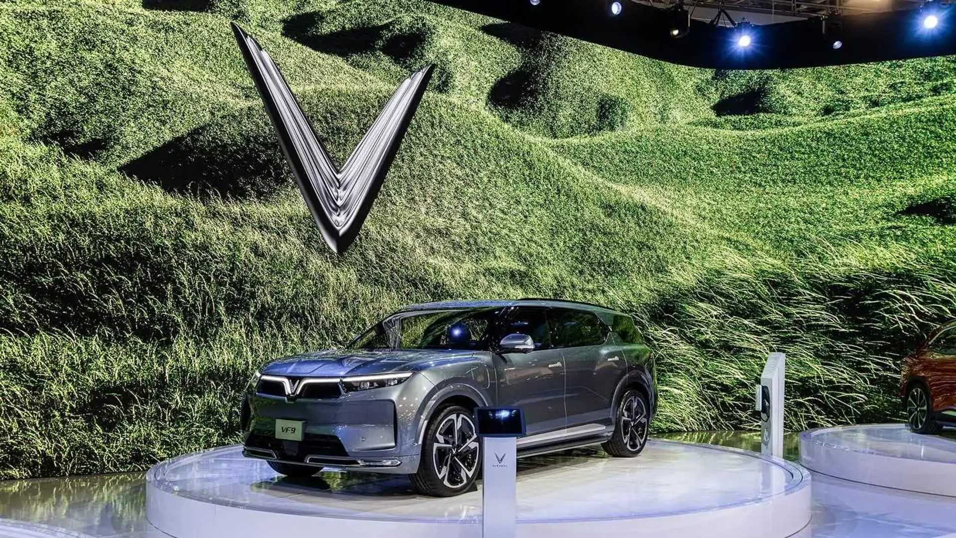 Le prime VinFast “salpano” per gli USA. Nel 2023 in Europa