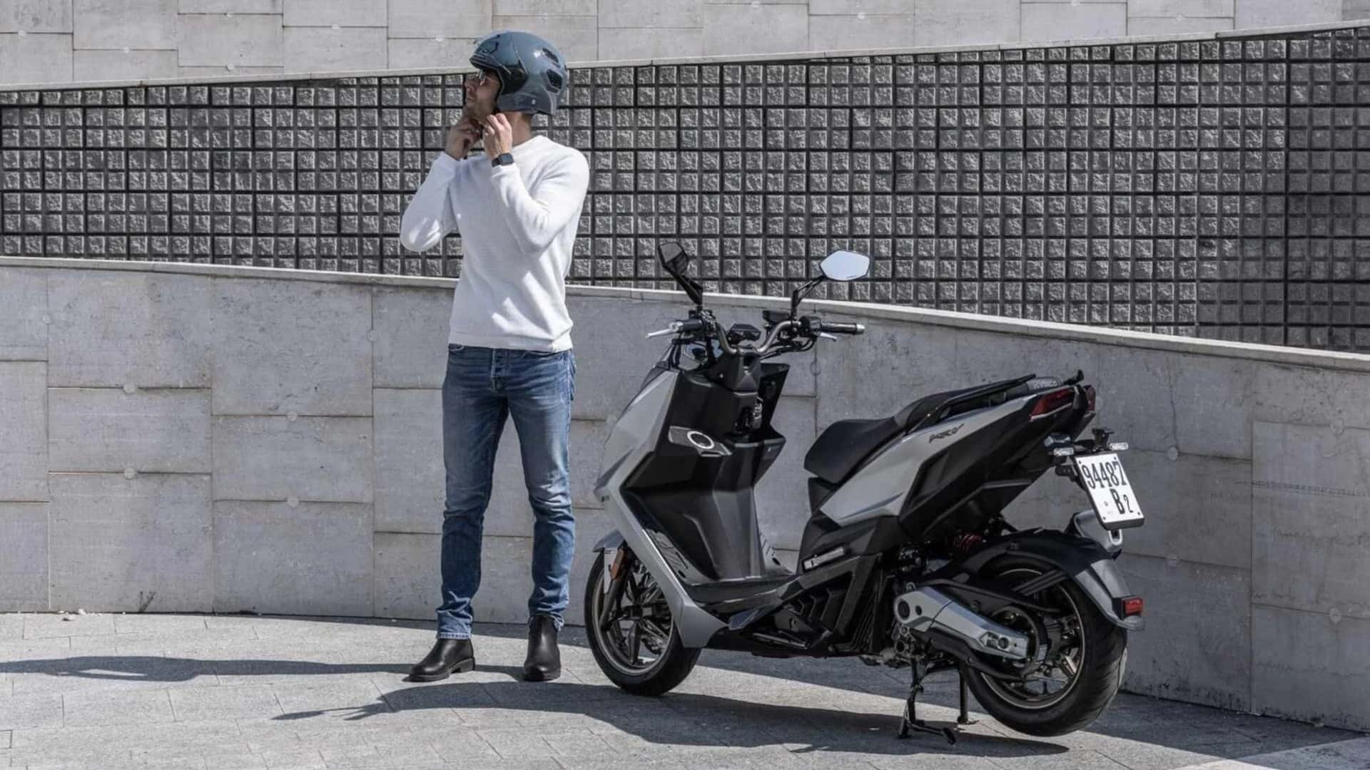 Kymco KRV200 (Mini AK550) | Adventure Rider