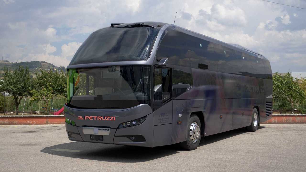 Neoplan Cityliner, consegnato il primo alla Vincenzo Petruzzi Srl