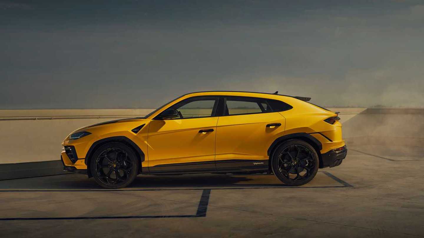 Ferrari Purosangue vs Lamborghini Urus, la sfida dei SUV sportivi