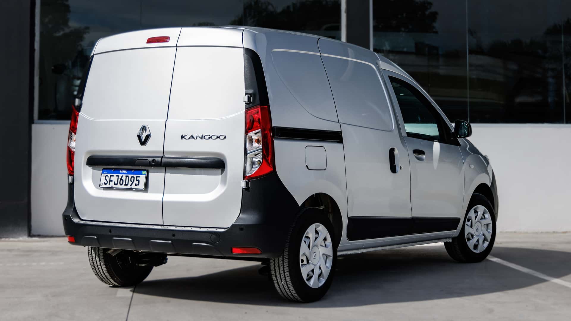 Renault Kangoo chega por R$ 120.800 – ALL THE CARS