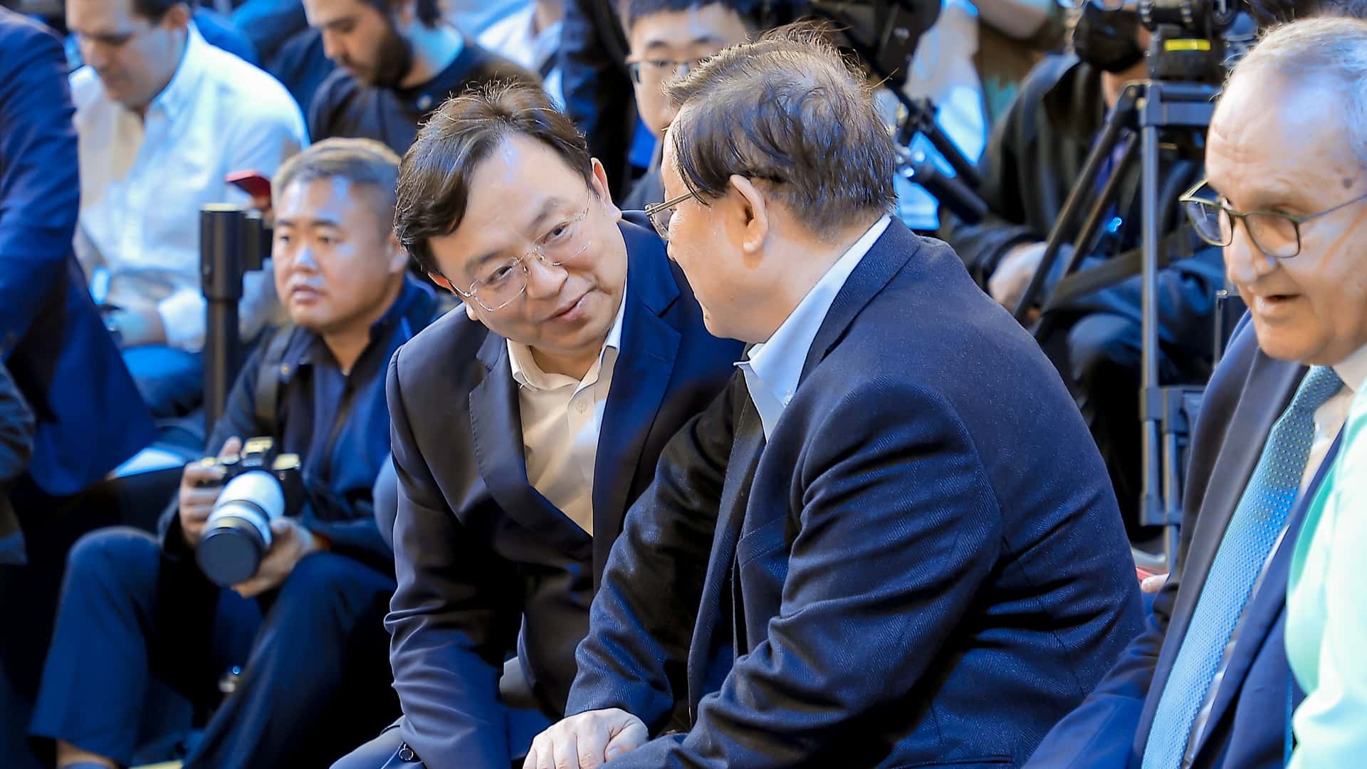 BYD founder: Europe and the USA fear us