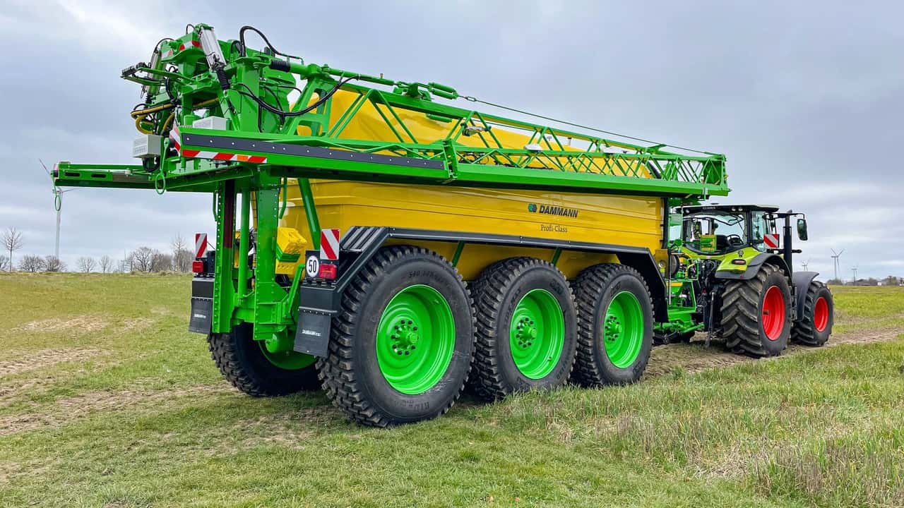 Damman Tridem: irroratrice trainata da 20mila litri