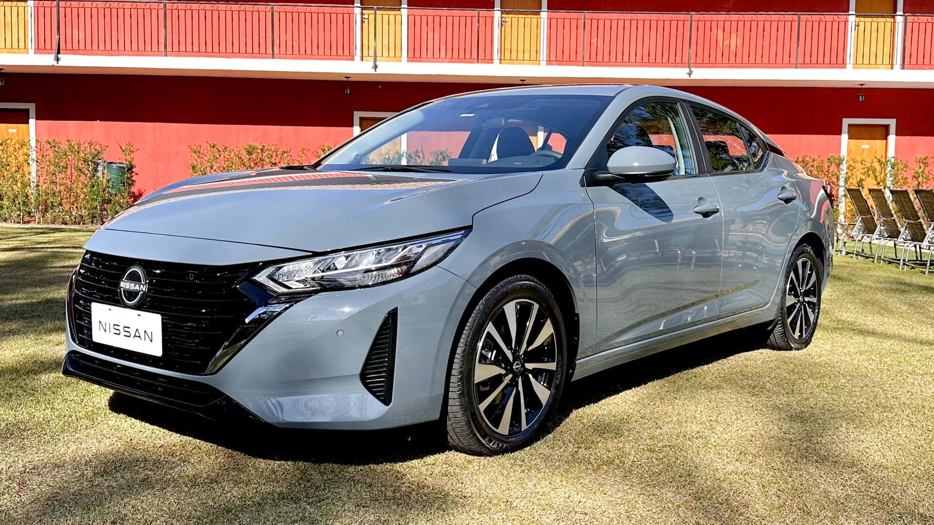 Nissan Sentra 2025 fica mais equipado e parte de R$ 156.390