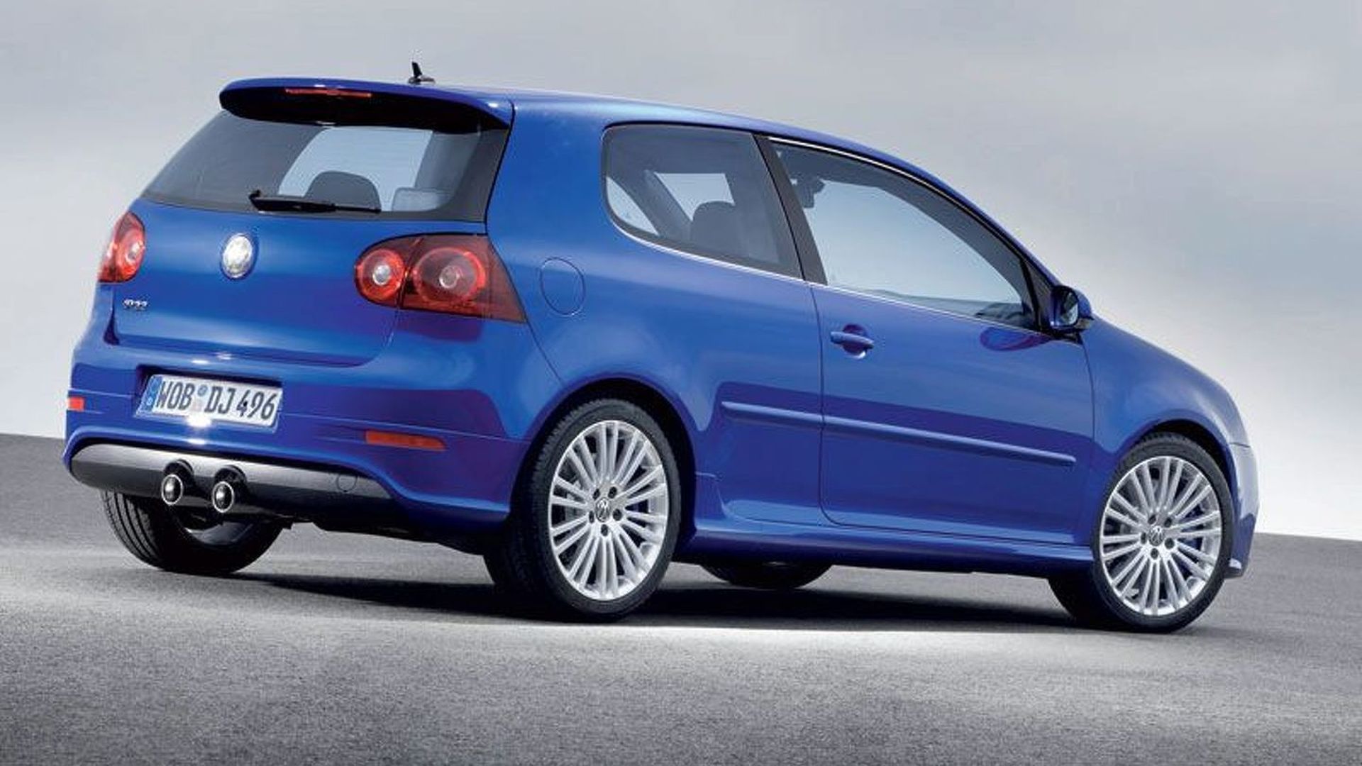 부가티 사장이 타는차 - R32 골프 : 클리앙