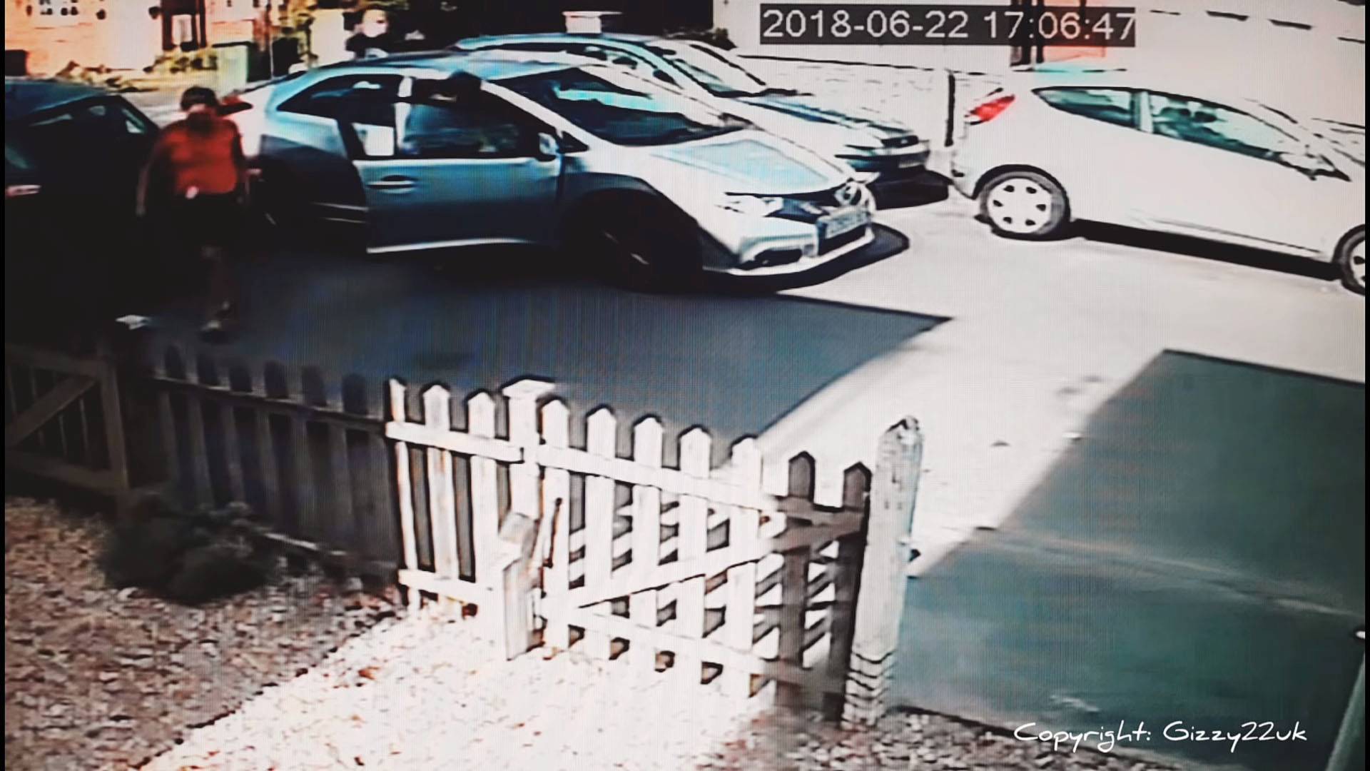 Two UK Drivers Take Eight Minutes To Parallel Park One Car