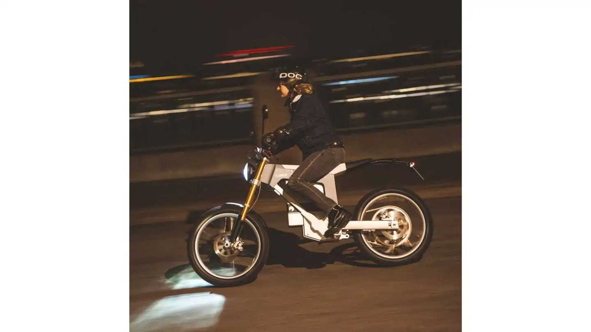 eRockit: 90 km/h schnelles Elektromotorrad mit Pedalen zum Treten