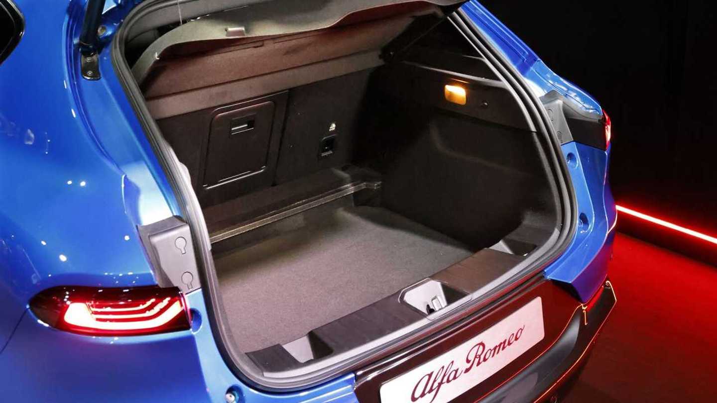 Alfa Romeo Tonale: dimensioni, bagagliaio, motori, concorrenti