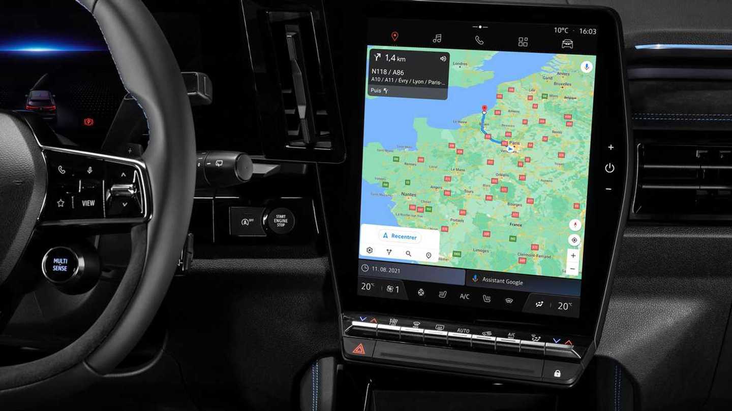 Renault Austral: prova, consumi, motore ibrido, prezzi, interni