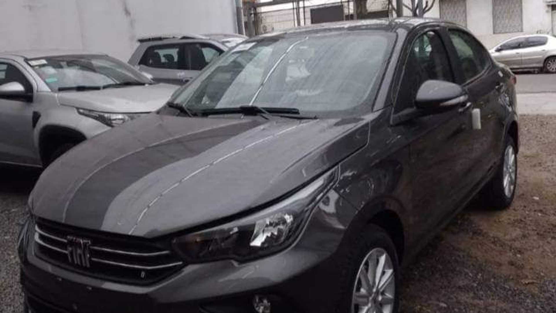 Flagra: Novo Fiat Cronos 2023 começa a chegar às lojas na Argentina