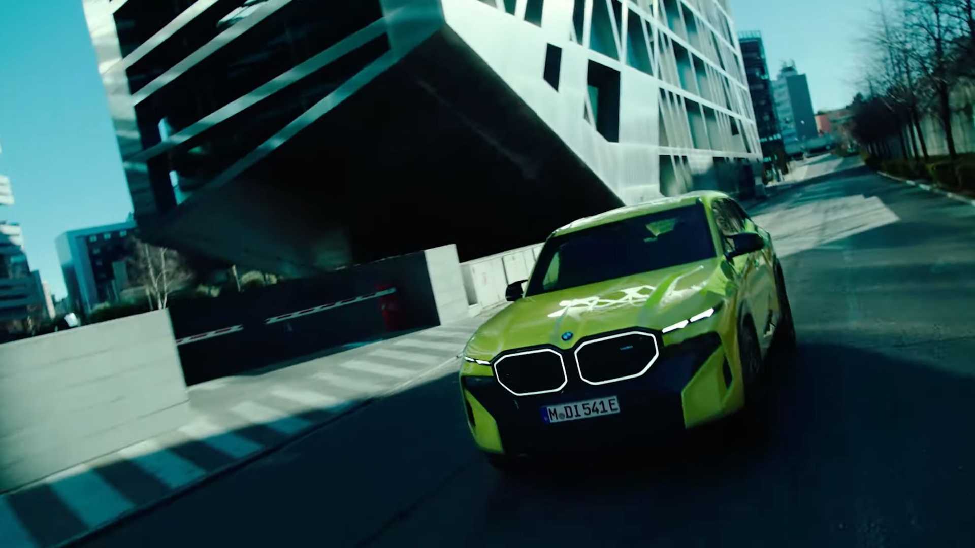 Le BMW XM 50e présenté comme un super SUV d'entrée de gamme