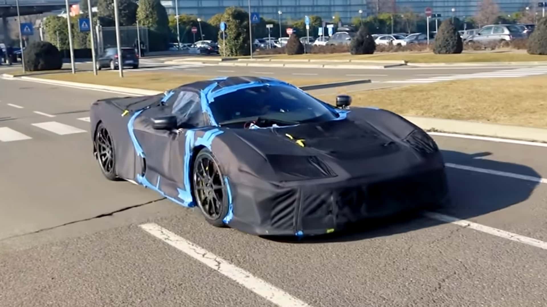 La nuova hypercar Ferrari come non l'avevamo mai vista
