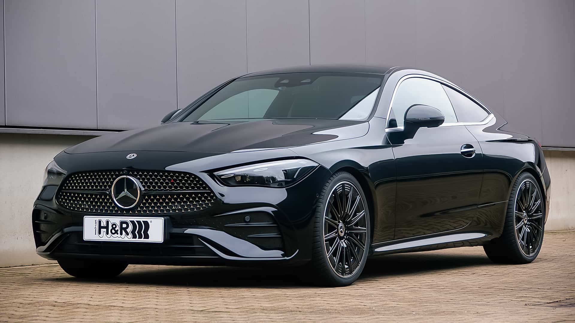 Power goes Dynamic: Mercedes CLE 450 4Matic mit H&R-Tieferlegungsfedern