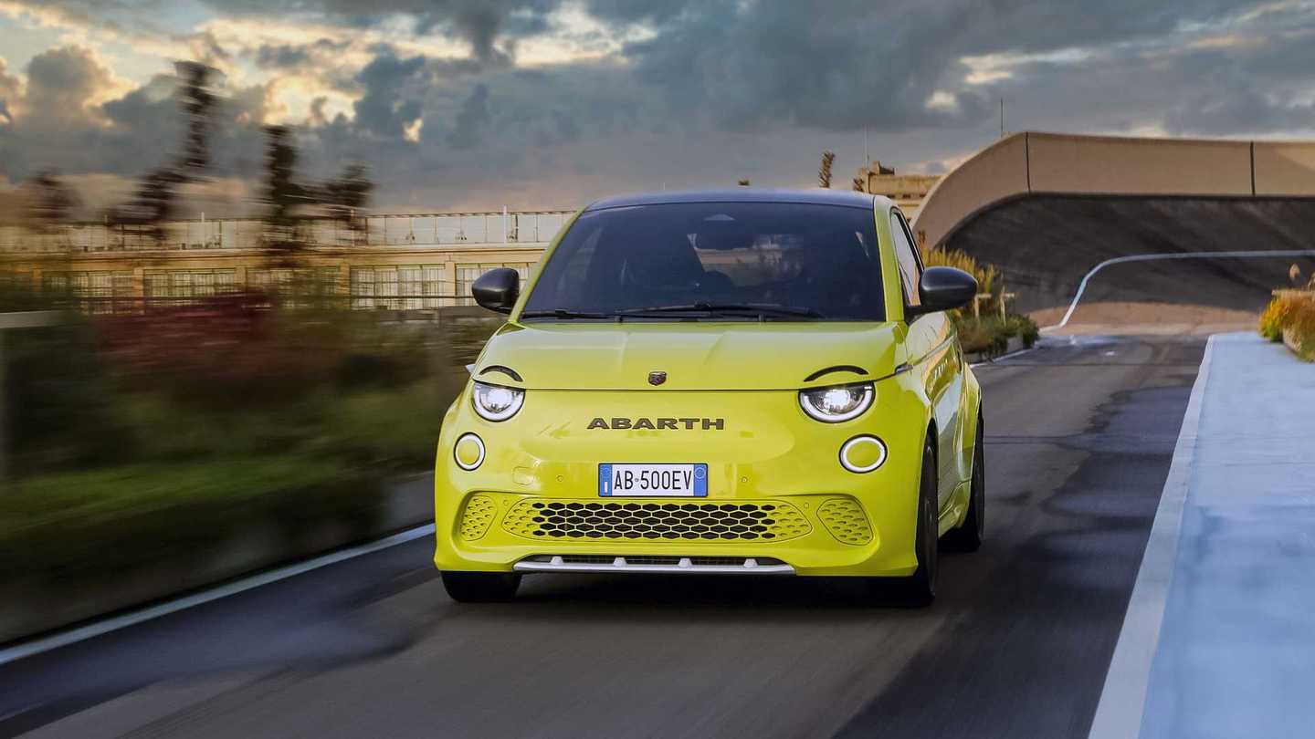Abarth 500e (2023) offiziell vorgestellt: Elektrischer Kraftzwerg