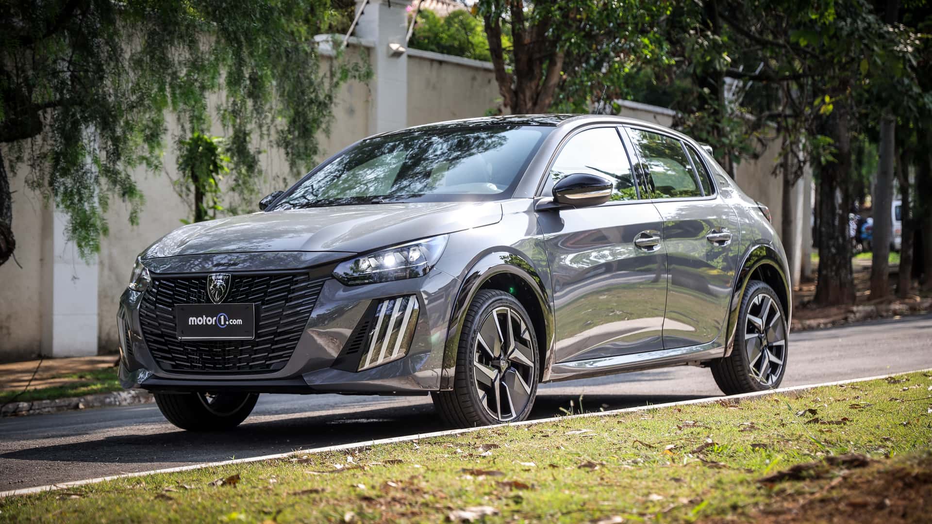 Peugeot 208 2025 tem promoção com R$ 9.000 de desconto e taxa zero