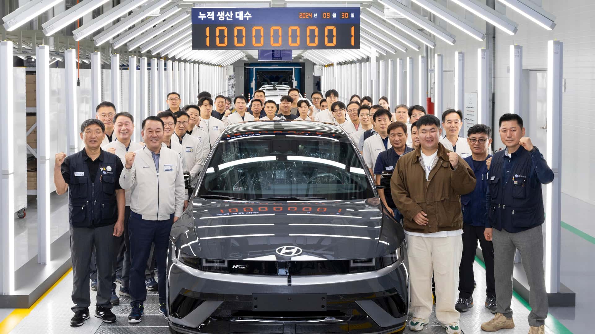 Hyundai celebrates 100 million vehicles produced globally
