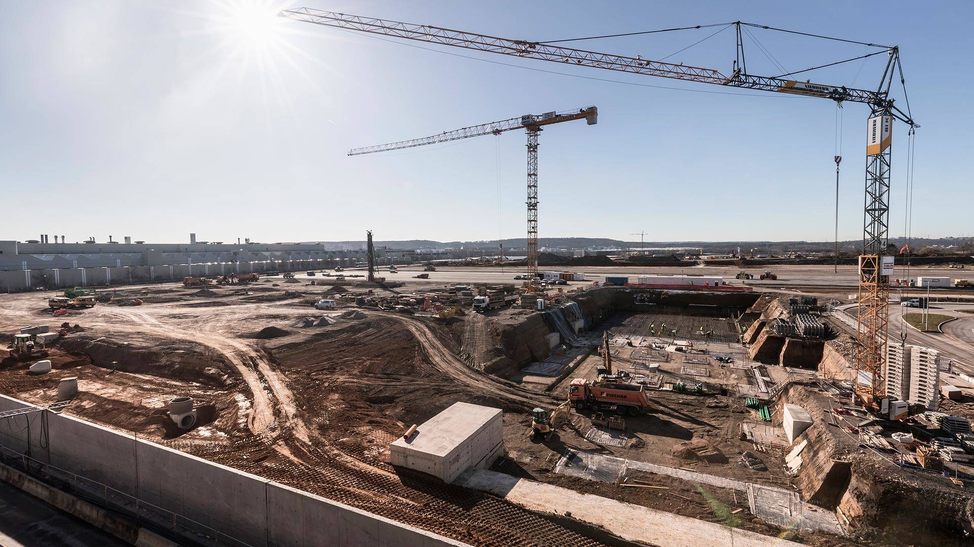 Mercedes Breaks Ground On Cutting-Edge Factory For Next S-Class