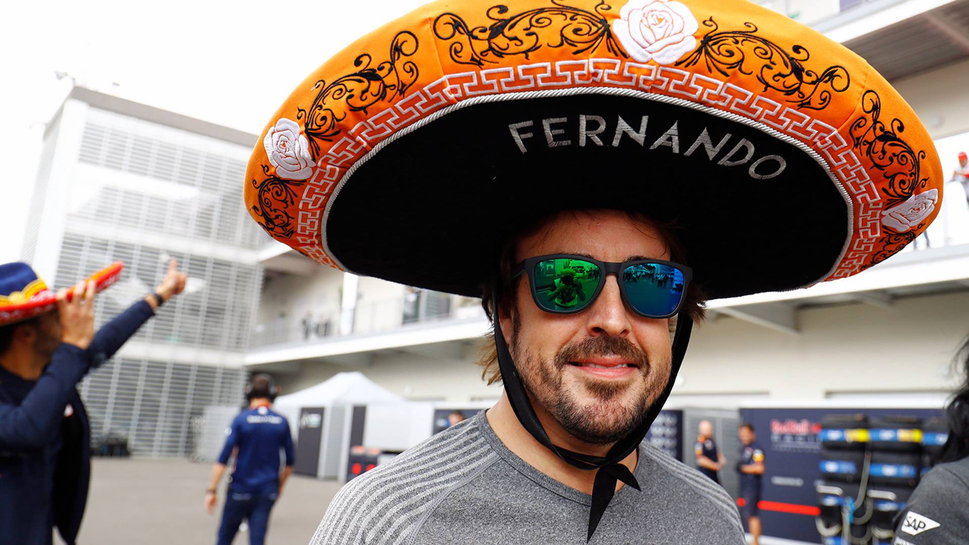 Alonso: "Hamilton lo tuvo demasiado fácil en 2017, sin rivales"