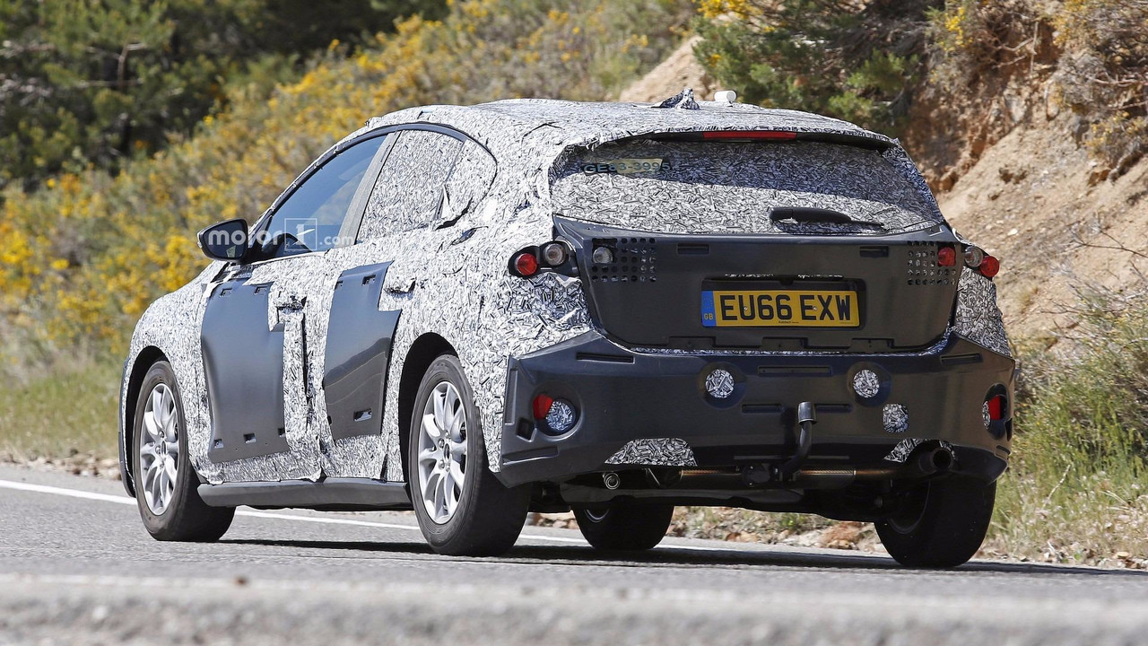 Photos espion - La future Ford Focus se profile