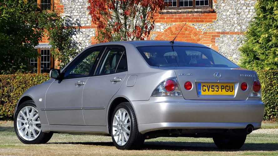 Lexus IS 200, probamos el rival del BMW Serie 3 de hace 20 años