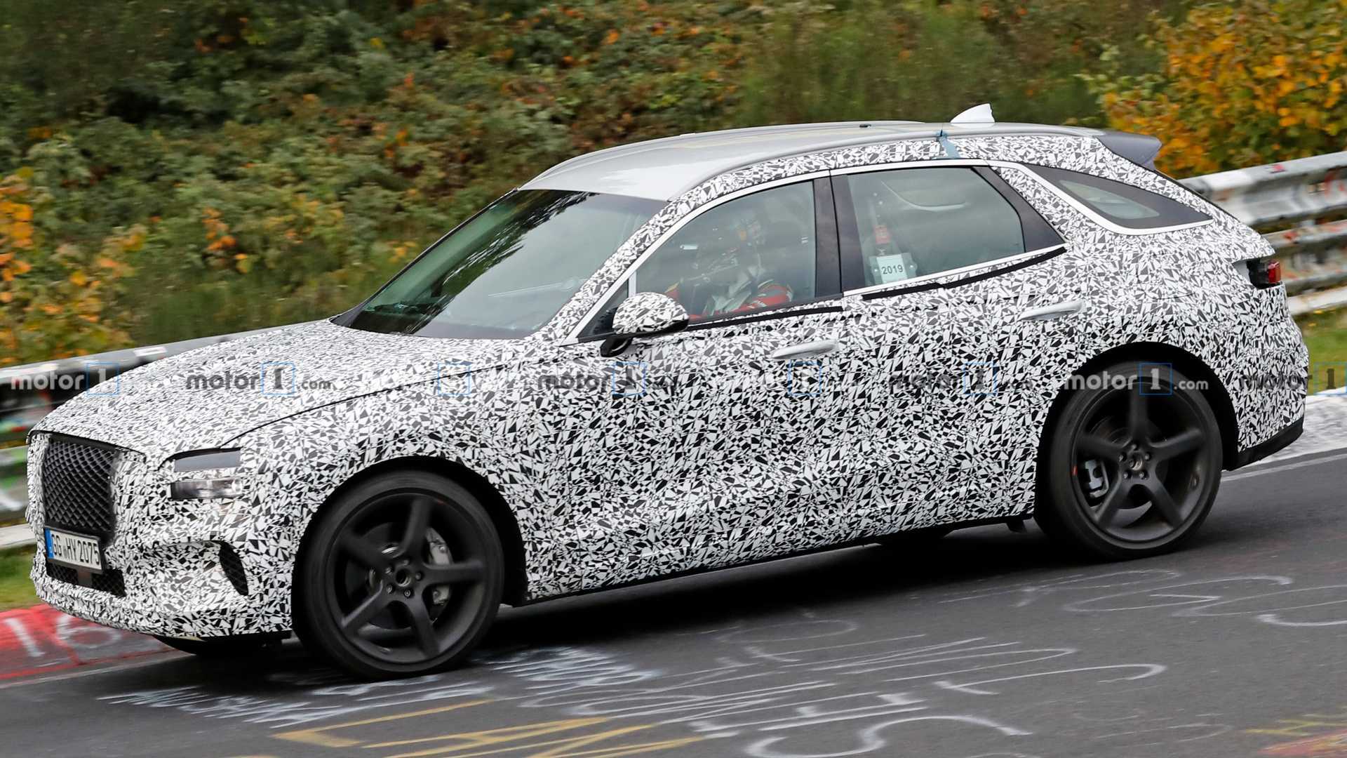 Genesis GV70 ilk kez seri üretim gövdesiyle görüntülendi [GÜNCEL]