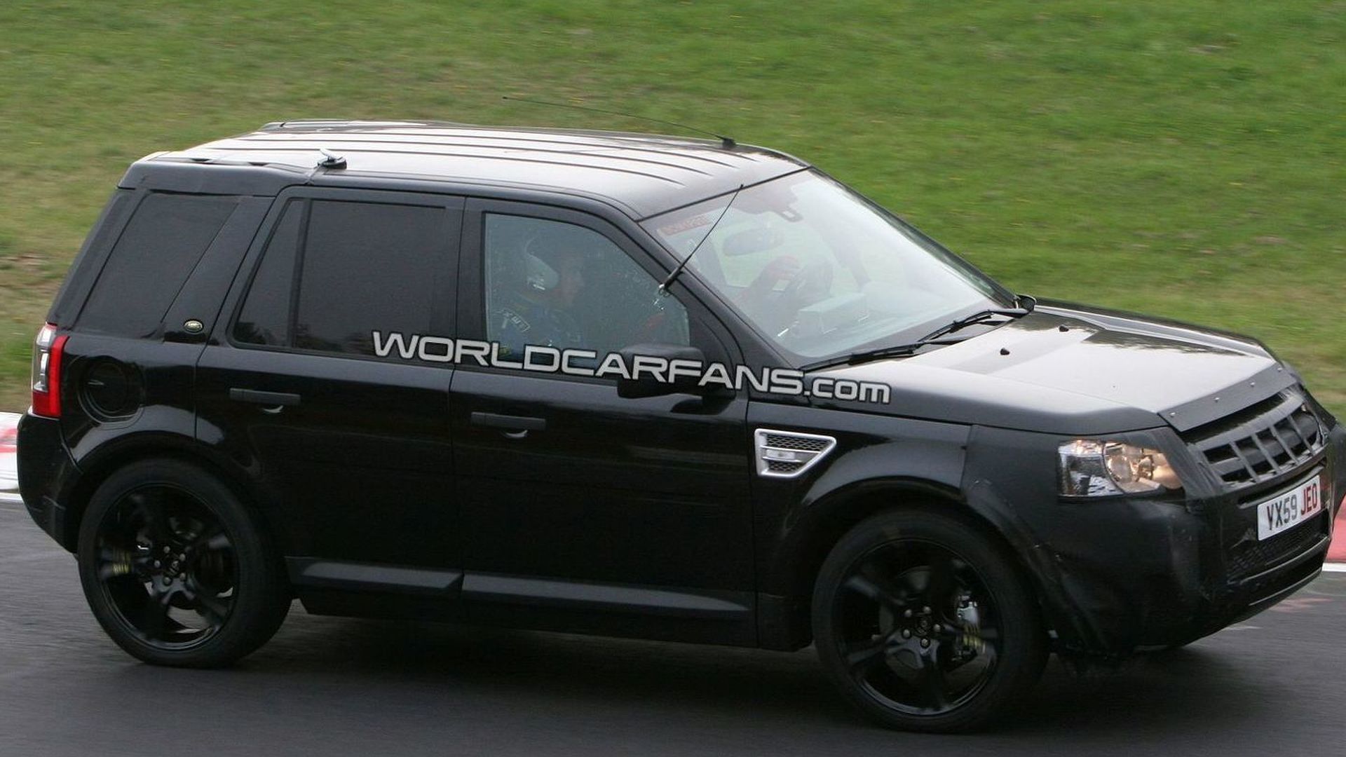 Land Rover Range Rover LRX Confirmed for Production | Motor1.com Photos