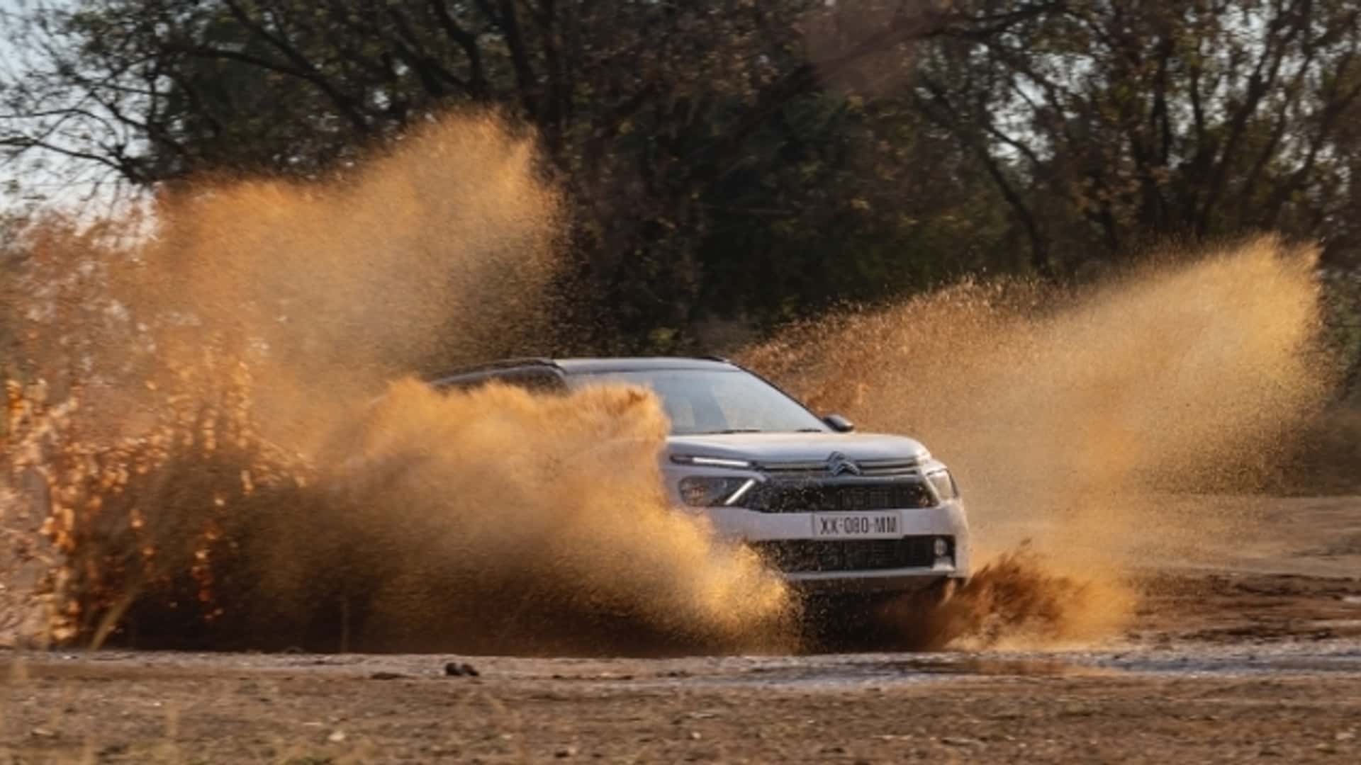 Novo Citroën C3 Aircross 2024 mostra design dianteiro antes da estreia