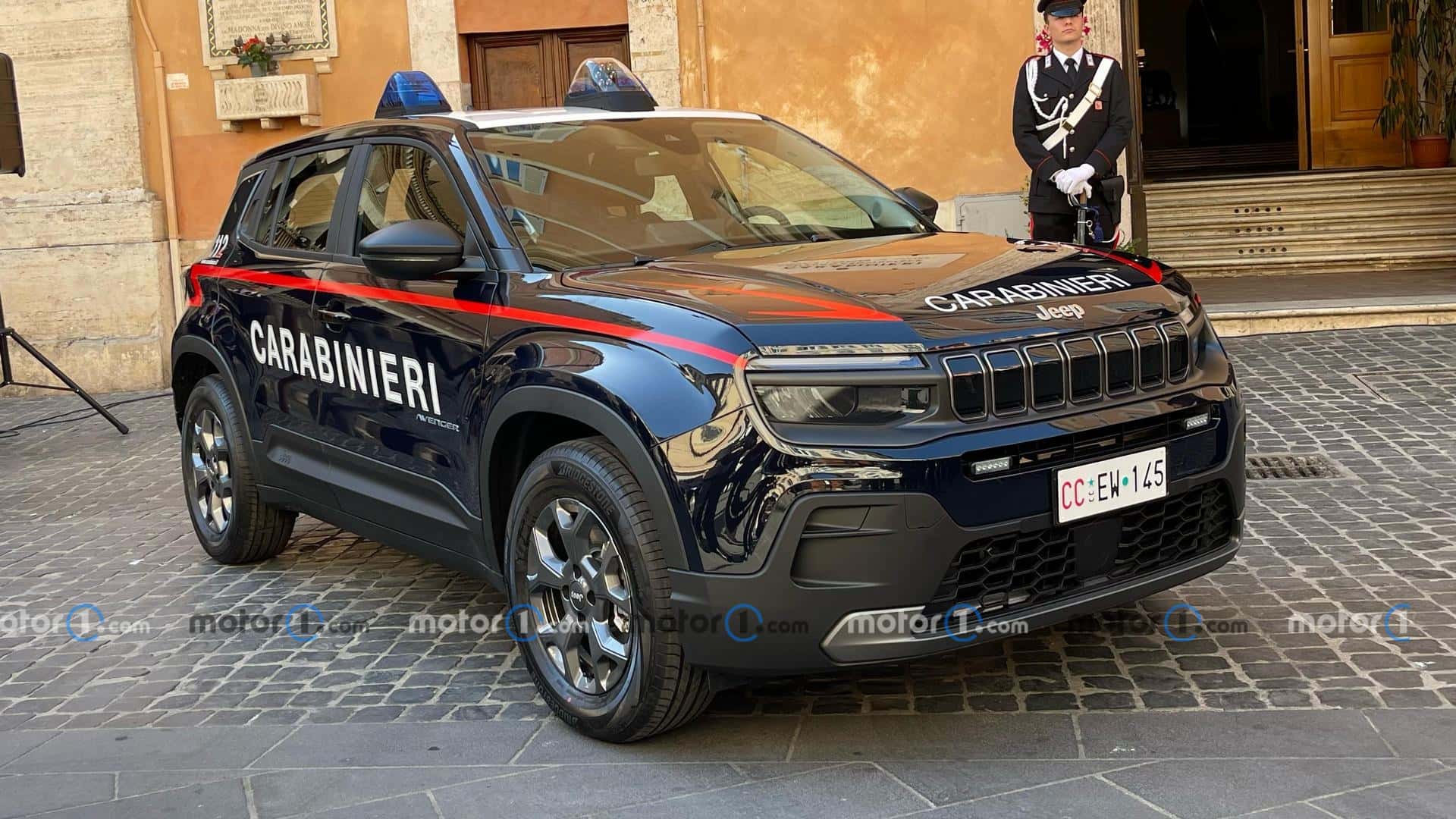 Esperado no Brasil, Jeep Avenger já é viatura na Itália