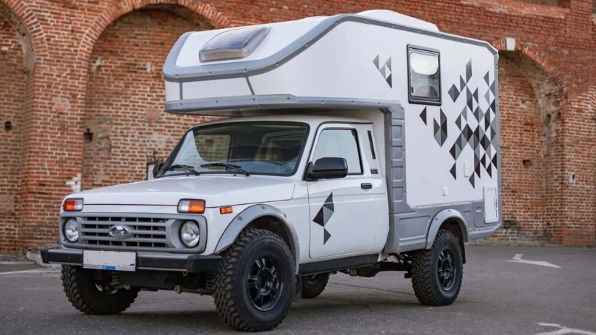 Lada Niva camper: il camper da 18.000 euro