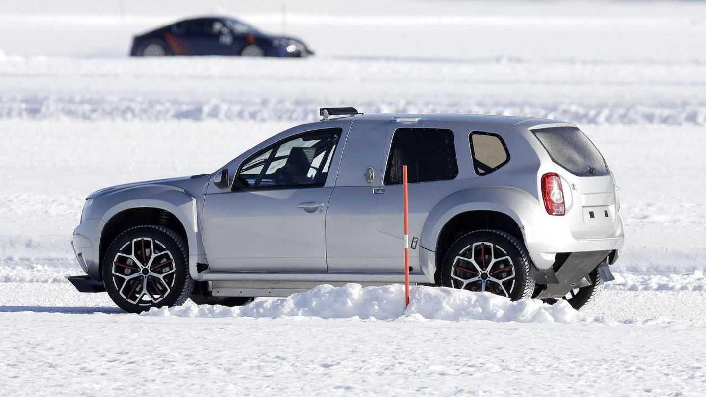 Alpine GT X-Over, nuovi test per il SUV mascherato da Dacia Duster
