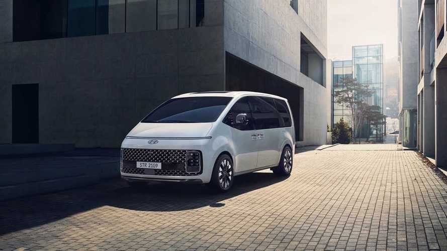 Hyundai Staria Minivan Revealed With Spaceship Design And 11 Seats
