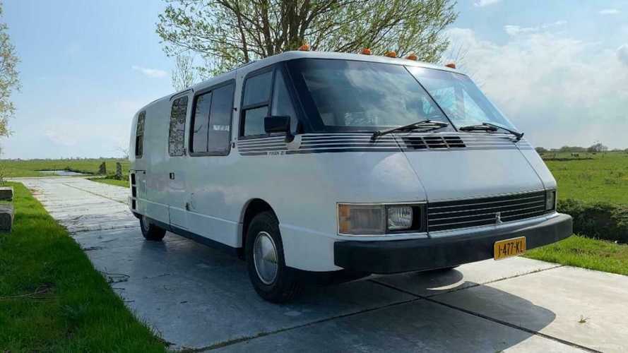 Rare Vixen RV Is For Sale And Seems Like A Texas-Sized Good Deal