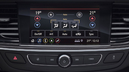 Opel Insignia Gets New Infotainment Systems With Better Connectivity