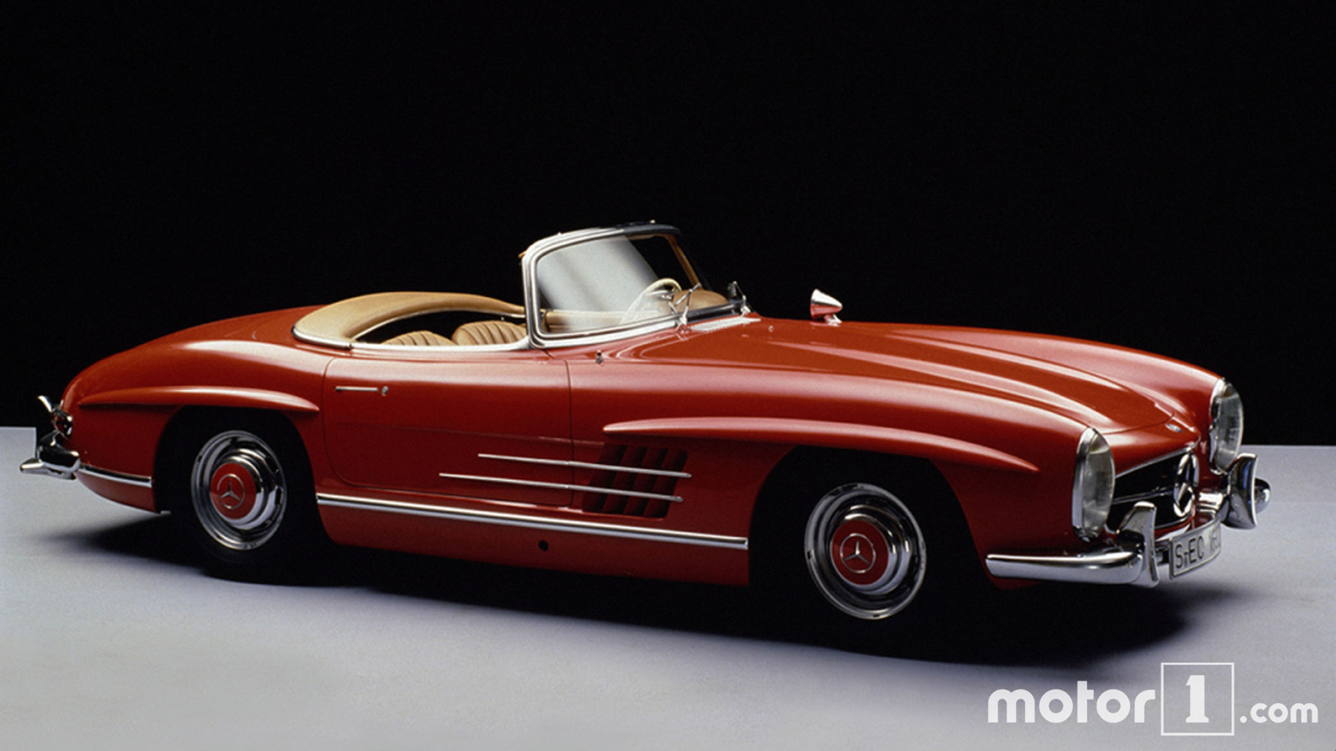 PHOTOS - La Mercedes 300 SL Roadster fête ses 60 ans