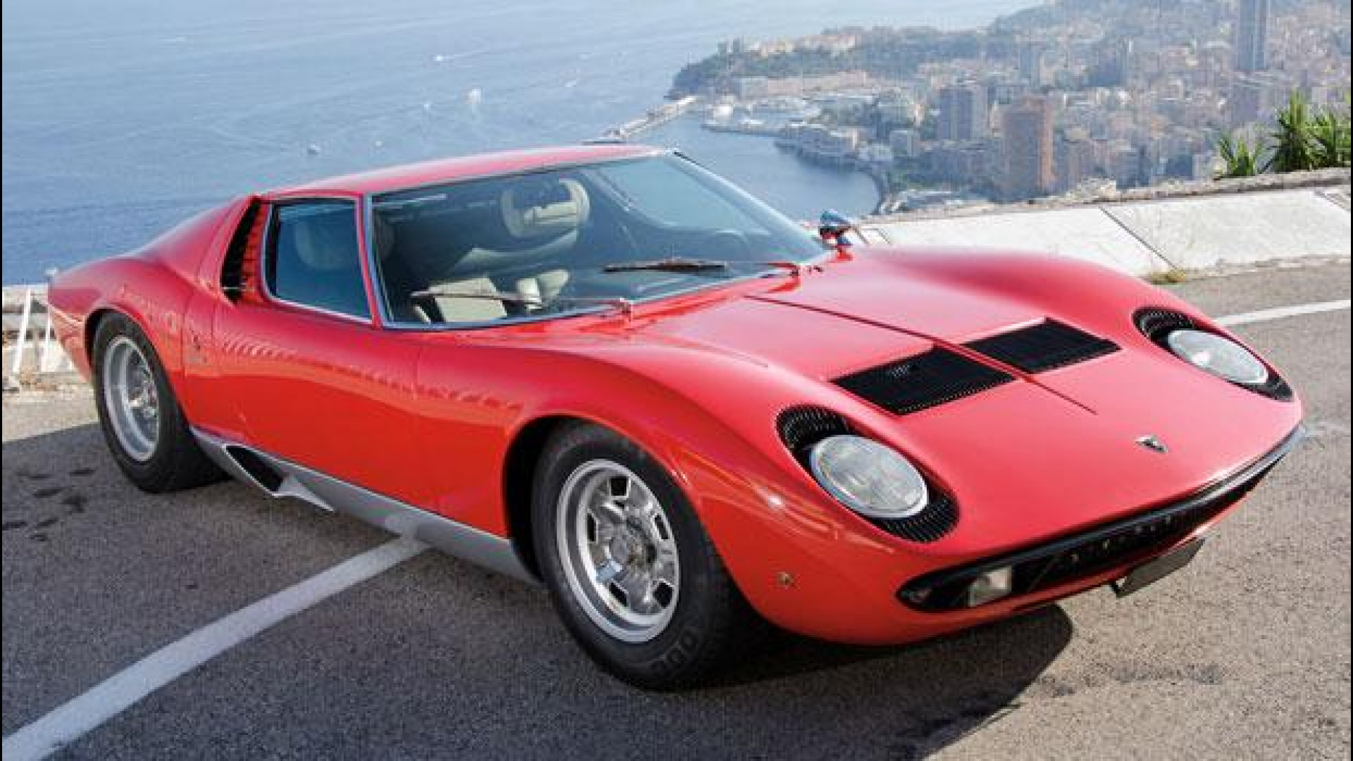 Lamborghini Miura, a 50 anni diventa ancora più bella