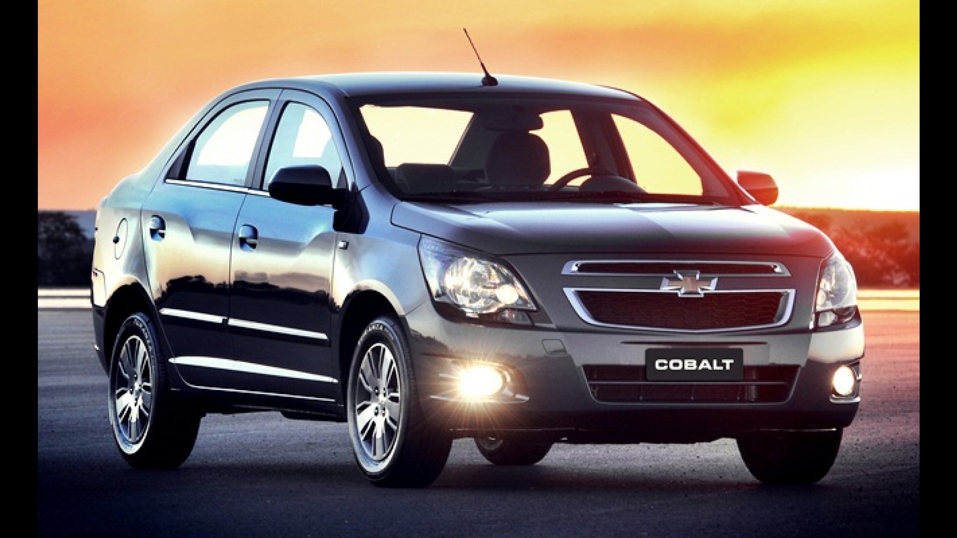 Teste: Chevrolet Cobalt LTZ 1.8 Automático - Motor contrasta com a ...