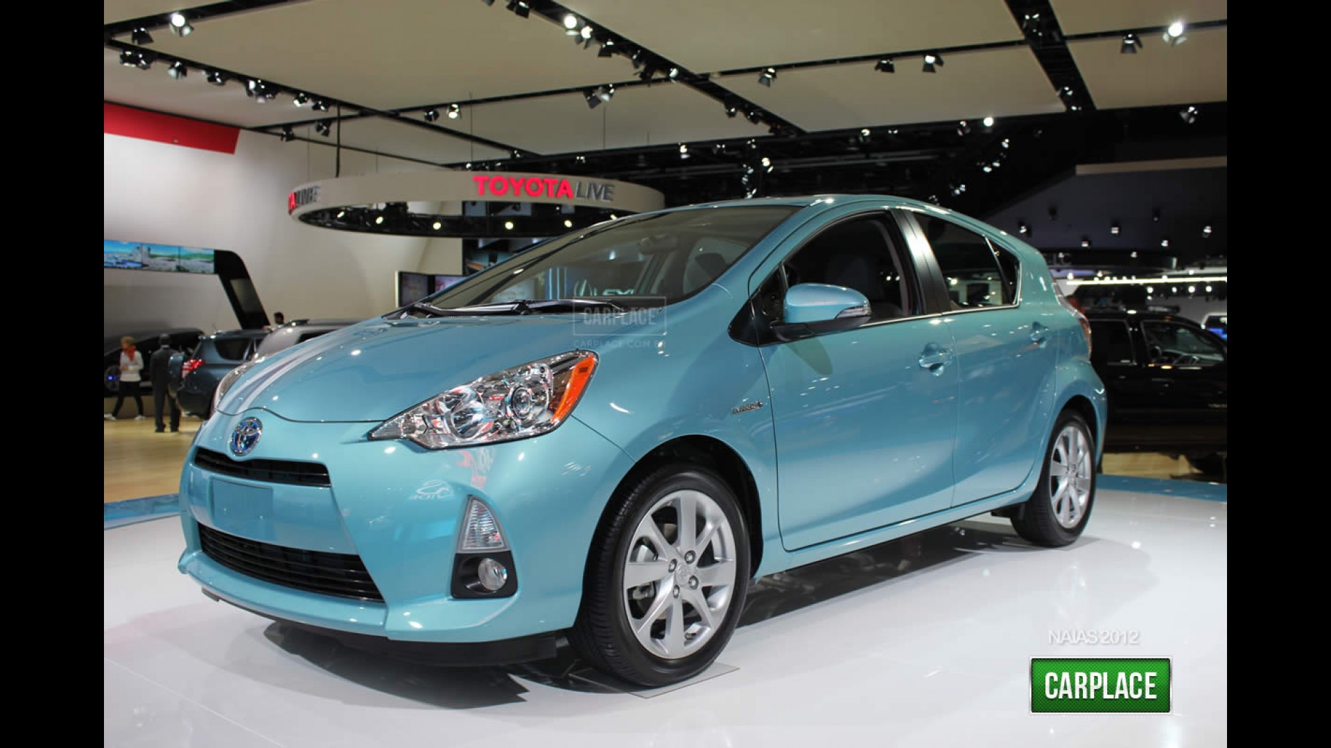 Toyota Prius C chega aos Estados Unidos com preços a partir de R$ 32.790