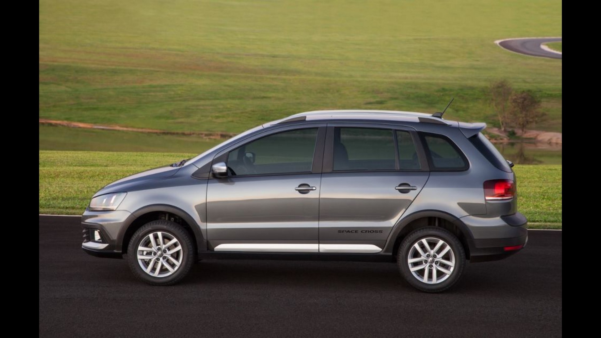 VW SpaceFox 2015 renovado chega com preço inicial de R$ 58.590 - veja ...