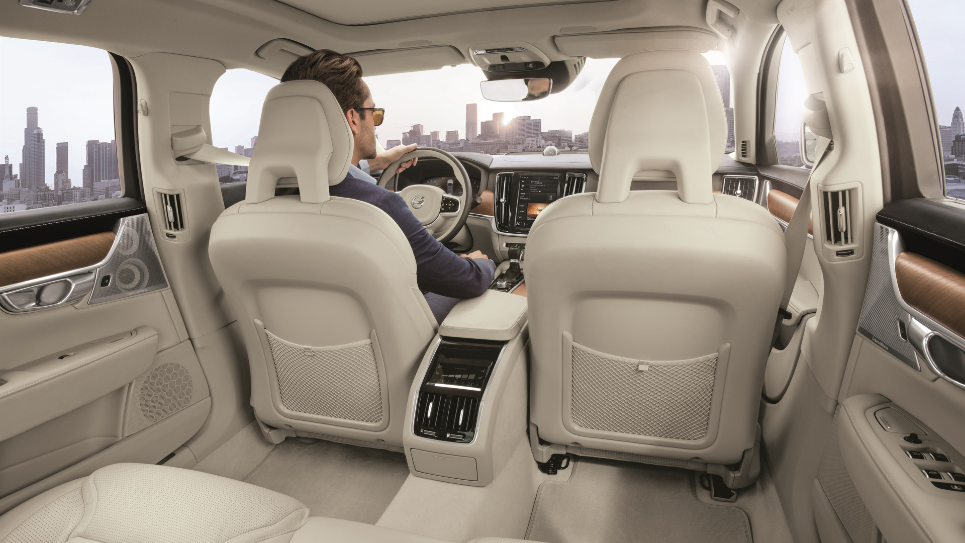 VIDÉO - Volvo CleanZone : halte aux polluants et allergènes