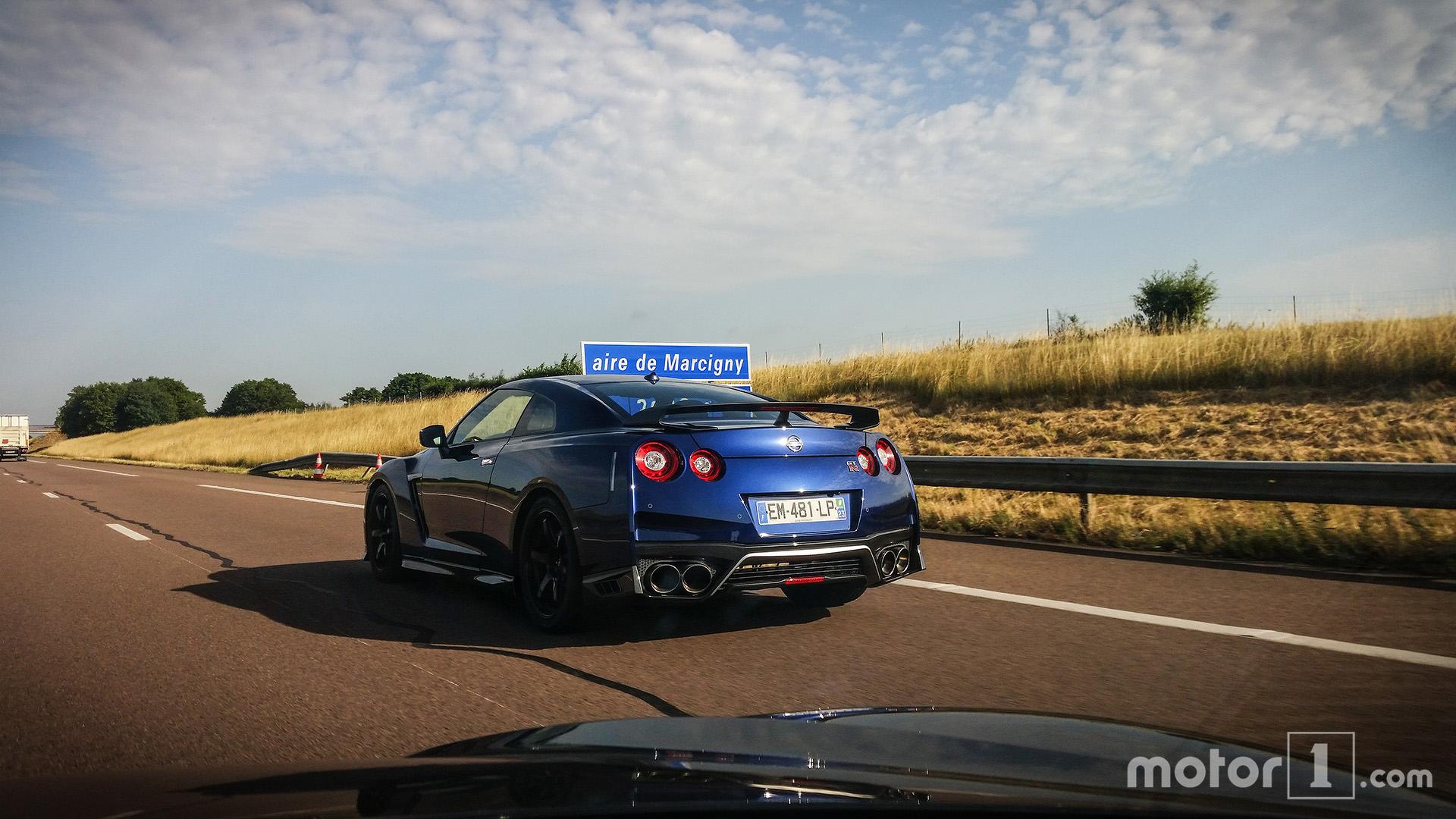 Plus de 1000 km à bord de l’Audi R8 Spyder et de la Nissan GT-R