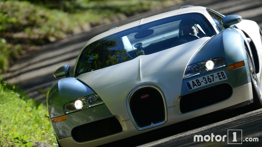 ¿Puede circular un Bugatti Veyron con unos neumáticos de 15 años?