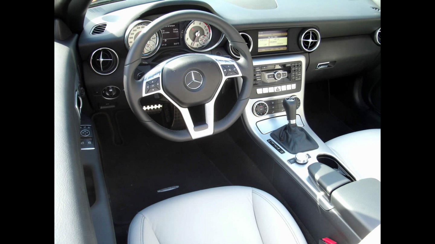 Avaliação Mercedes-Benz SLK 200 2012