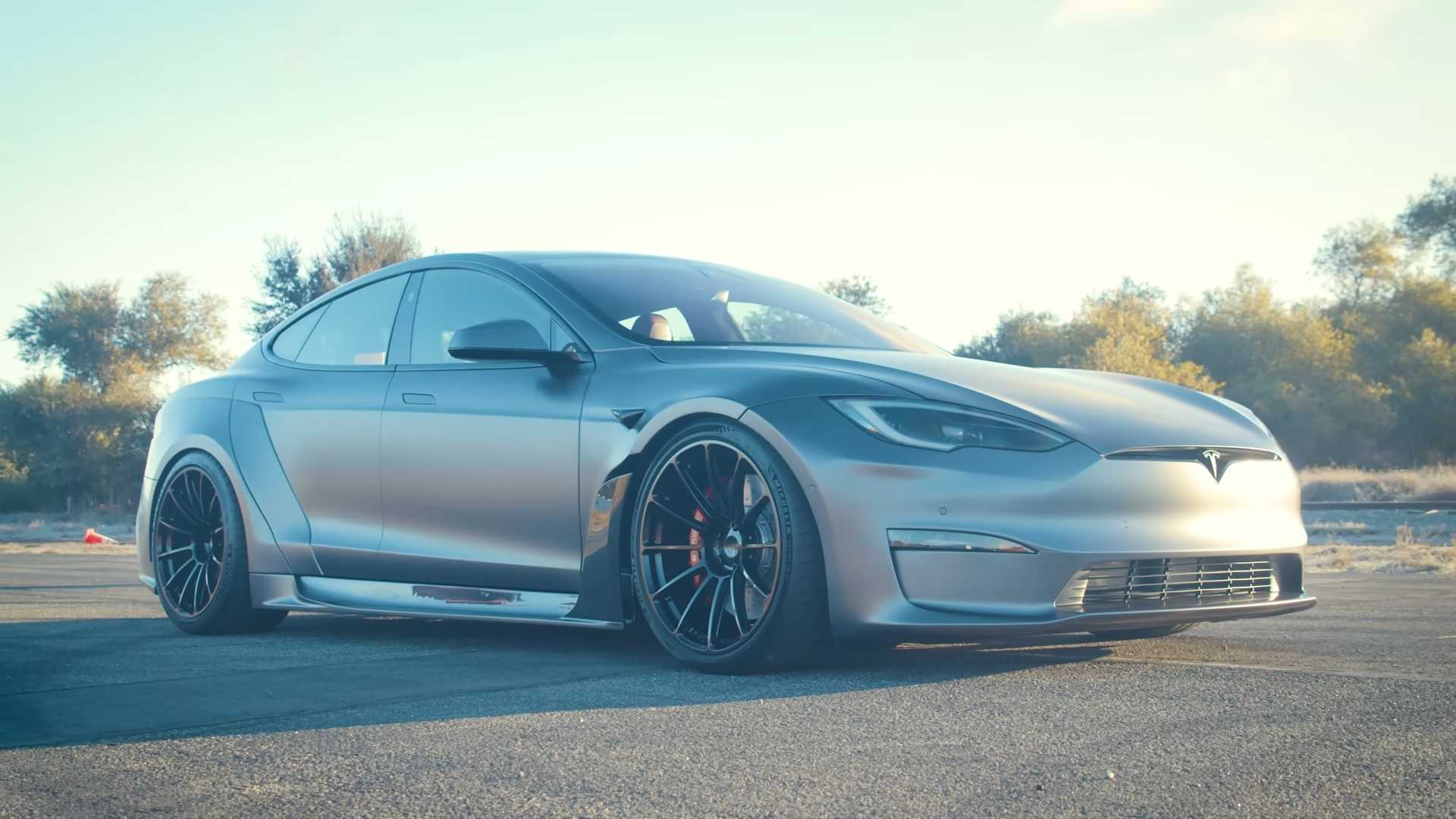 Watch A Tuned Tesla Model S Plaid Drag Race A Ferrari Enzo Other Watch A Tuned Tesla Model S Plaid Drag Race A Ferrari Enzo Other