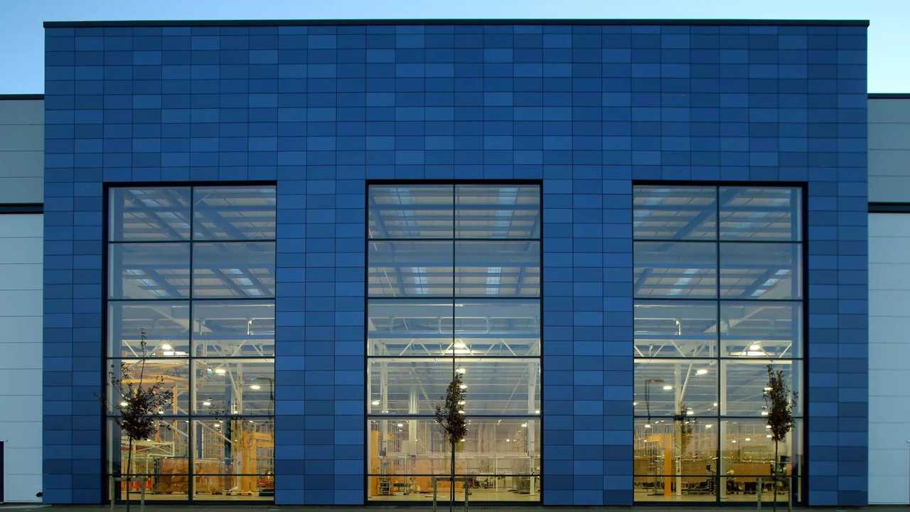 Ansty, la fabbrica "green" dei nuovi Taxi elettrici di Londra